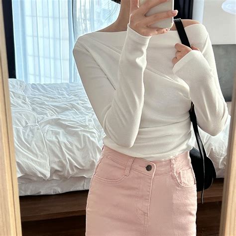 미리봄🌼 셀리나 셔링 여리핏티셔츠 3 Color 데이트룩하객룩봄