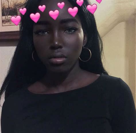 Lola Chuil в 2025 г Темнокожие женщины Красивые темнокожие женщины Высокие скулы