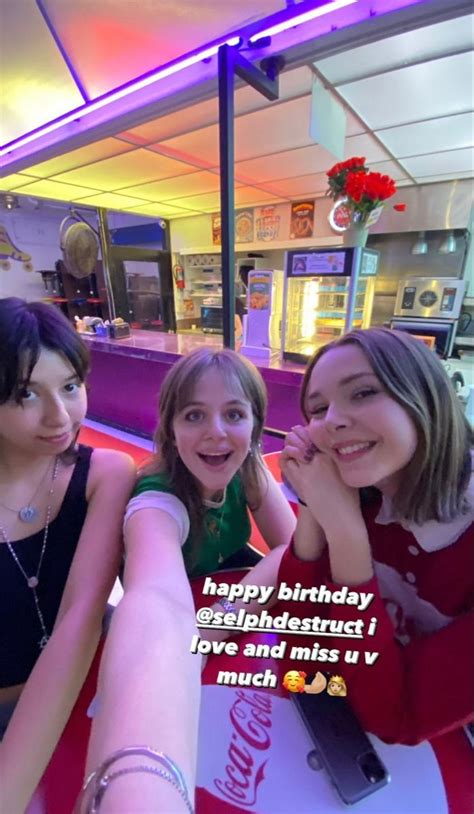 Пин от пользователя ℳ на доске Stories