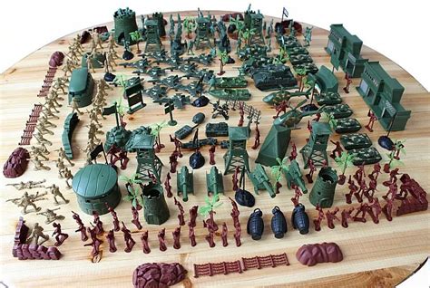 Green Army Men 300 Piece Plastic Army Men Toy Soldiers For Boys With