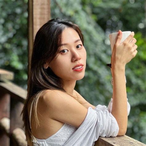 🇲🇾 和鱼一起吃饭饭 就可以年年有余🐟 情人节也可以来这里安排一场 Candlelight Dinner！只需rm150，就有布置、主食、饮料和甜点，花小钱也能浪漫满分 ️ ⚠️情人节套餐还有