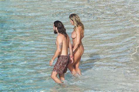 Heidi Klum Topless On Beach Getaway In St Barts Free Celebrity Porn Photo