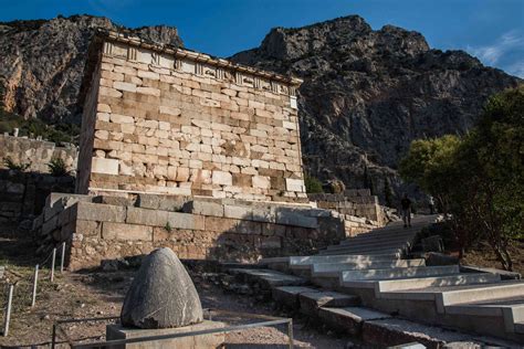Pythia And The Oracle At Delphi