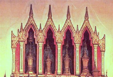 ราชสกุล นวรัตน พระวิมานที่สถิตพระโกศ ๔ องค์ จากซ้าย พระบวรราชเจ้า