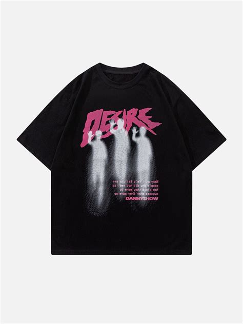 Chic Summer Outfits Stylish Outfits Bold Outfit Oversized Graphic Tee Streetwear Fashion