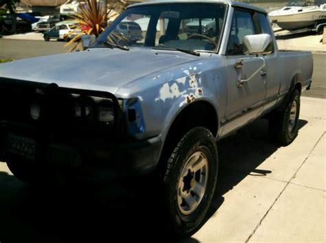 1985 Datsun Nissan 720 4x4 King Cab