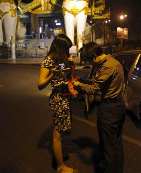 မင်္ဂလာဒုံရှိ ဗဟိုတပ်ထိန်း လုံခြုံရေးဂိတ်ကို လက်ပစ်ဗုံးဖြင့် ပစ်ခတ်တိုက်ခိုက်မှု စစ်သား ၂