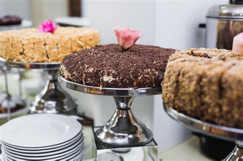 리셉션 근접 촬영에서 컵 케이크 샷으로 맛있고 맛 있는 디저트 테이블 0명에 대한 스톡 사진 및 기타 이미지 0명 결혼식 과일 Istock