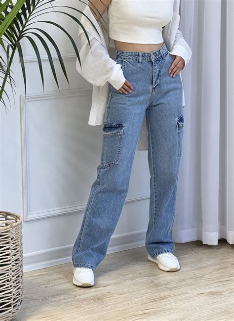 شلوار جین نیم بگ گلدوزی آی‌بولک