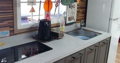 후기를 이제서야 올리네요 직원분들 모두 친절하시고 잘하시는 곳이예요 집이 그리 크지 않은데도 인원수 채워오시고 정리랑 폐기까지 정말 잘해주셨어요 가구 재배치도 힘써