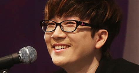 서태지 “탄핵 시대유감…젊은 친구들 지지하는 이모·삼촌 돼주자”