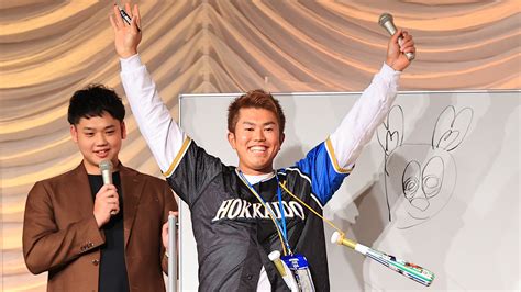 ファンクラブ会員の今川がサプライズ登場！新球場1号「絶対に負けません」 道新スポーツ Doshin Sports