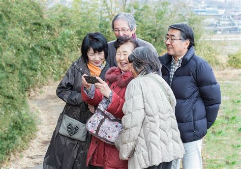 高齢者に必要な交流とはどんなもの？必要性と併せて解説｜旭化成ホームズの高齢者・シニア向け安心賃貸住宅ヘーベルvillage