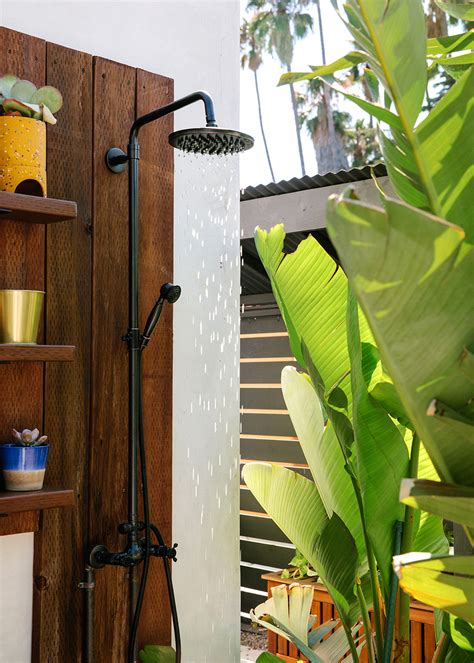 Camilla Blacketts Backyard Includes A Mini Farm And A Bathtub