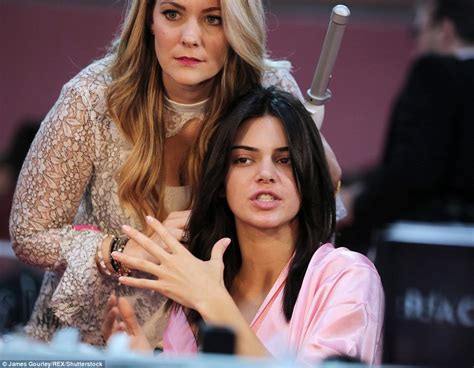 Kendall Jenner Wears Racy Red Lingerie At Victoria S Secret Fashion Show Daily Mail Online