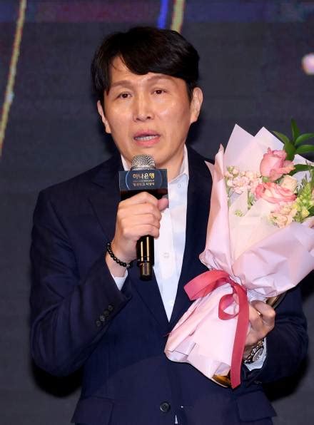 디시트렌드 포토 지도상 위성우 감독 상금은 이 명관이에게