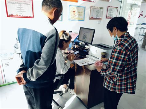 高岳街道刘庄社区：医保缴费进社区，便民服务暖人心杜集区人民政府