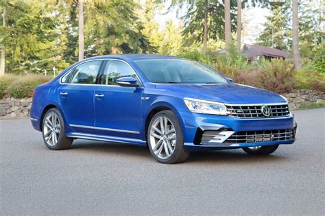 2019 Volkswagen Passat Pictures 79 Photos Edmunds