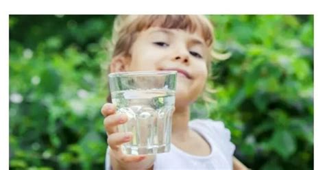 한잔에 1달러 두잔에 4달러