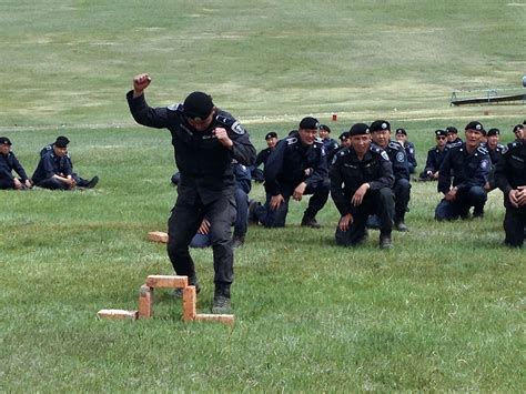 Хээрийн сургуулиас сурах зургаан эрдэм