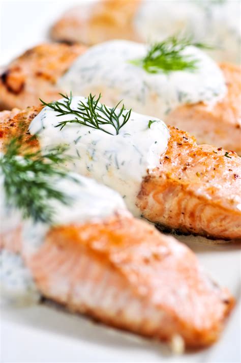 Salmon With Creamy Dill Sauce Recipe