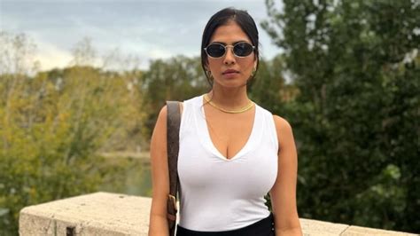 Inside Malavika Mohanans Dubbing Session For Thangalaan Movies News News18