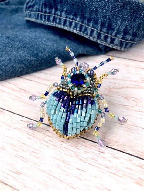 Брошь «Жук из бисера