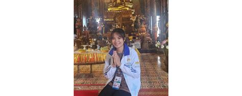 កីឡាការិនី ស្រួង ភាវី សូមលើក ផ្គុំ ប្រណម្យនូវ ម្រាមដៃ ដប់ គោរព អរគុណ ចំពោះ អំណរសាទរ ក៏ ដូច ជា