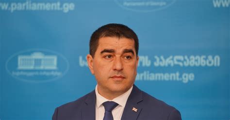 შალვა პაპუაშვილმა პარლამენტის პირველ სხდომაზე დიპლომატების არმიწვევის მიზეზი განმარტა