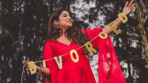 Tamil Actor Shalini Stuns Internet As She Celebrates Divorce With