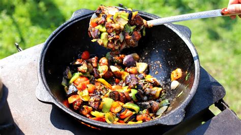 БАКЛАЖАНЫ С КУРИЦЕЙ ПО КИТАЙСКИ В КАЗАНЕ НА КОСТРЕ Youtube