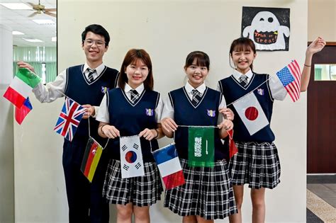 崇仁醫護管理專科學校 🛑 一語驚人，走遍天下 🛑 🇱🇷 雙語時代、外語商機大舉來襲，你 妳準備好了嗎 💪 Facebook