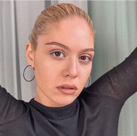 ანა მალაზონიამ იმიჯი სრულიად შეიცვალა მომღერალი სექსუალურობის პიკშია ფოტო