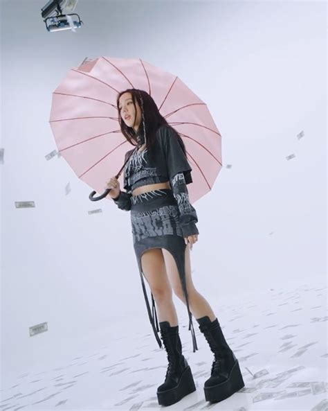 Jisoo Blackpink Shut Down M V Making Behind The Scene