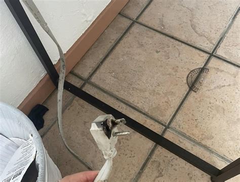 Can This Air Conditioner Plug Be Fixed Rfixit
