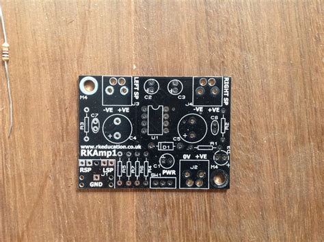 Uk Assembling An Amplifier Circut