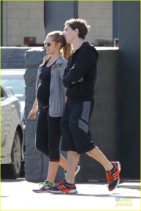 Teresa Palmer Baby Book Recommendations Photo Photo