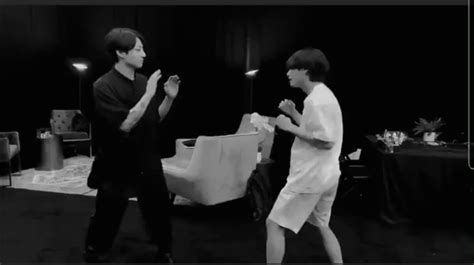 야고르지 On Twitter 여우같은ㅅㄲ 호모충 못잃어 ㄷㄱㄹ 굴리는 소리가 여기까지 다 들림 매번 멤버생일에 먹금하던가 지이름 석자 달랑쓰든가 호모무리들 먹이주는