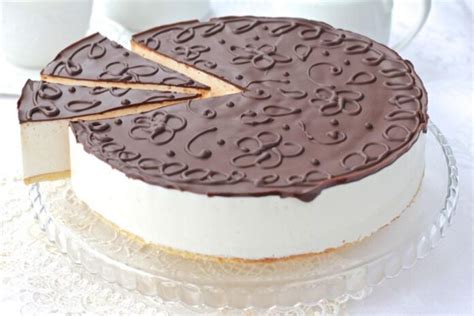 ლეგენდარული ტორტ სუფლე ჩიტის რძე რომელიც გამოდის იმდენად გემრიელი რომ საკმარისი არასდროსაა