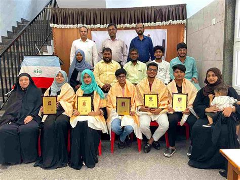 SIO ಹಗ GIO ಕದರಳ ವತಯದ ಪಯಸ ಸಧಕರಗ ಸನಮನ Sanmarga