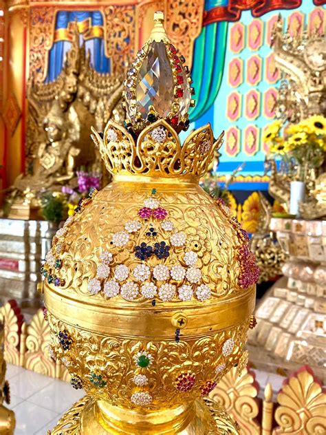 မုဒုံမြို့ ကျက်သရေဆောင် ကန်ကြီးနောင်တော်ကြီး စေတီတော်မြတ်တင်လှူမည့် စိန်ဖူးတော်အသစ်၊ ငှက်မြတ