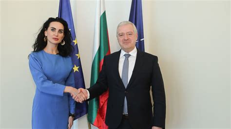 Министър Иван Кондов се срещна в МВнР с посланика на Украйна у нас Новини бг