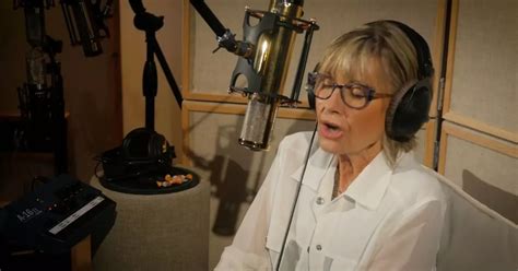 Olivia Newton Johns Final Recording Released As Dolly Parton Duet