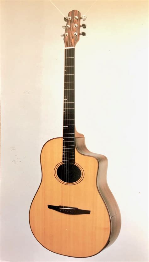 113 Victor Guitar