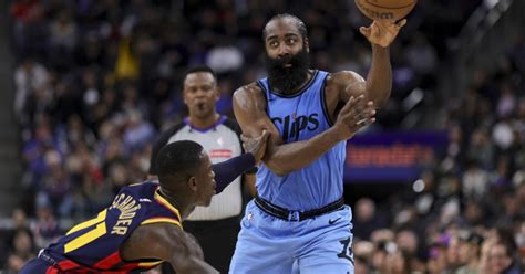 클리퍼스 ‘커리 빠진 골든스테이트에 10점차 완승···‘3연패 골든스테이트는 서부 11위로 추락