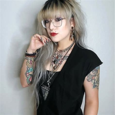 Livewire Lilith Threads Say More