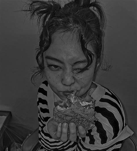 Pin De Kateangeldevil Em Blackpink Jennie Fanart S And Other Stuff Imagens Aleatórias