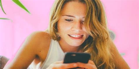 How To Deal With Men Who Only Text And Direct Message On Online Dating Apps Annie Gleason