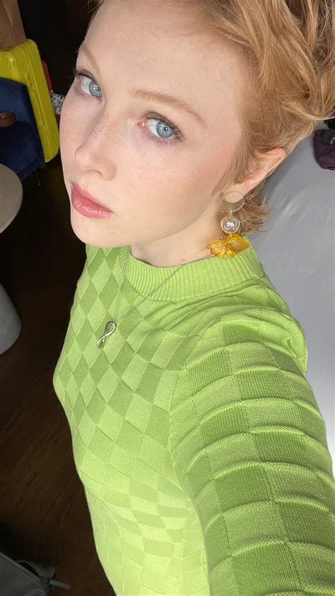 Molly Quinn Celebmafia