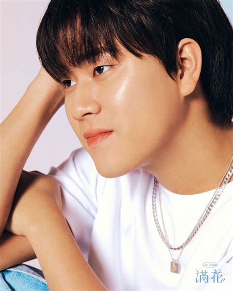 노래 하나는 기깔난다는 이무진 새롭게 써내린 청춘의 정의 일문일답 텐아시아